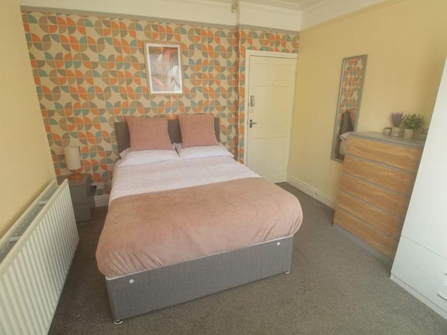 Room at Derwent Street, Lincoln