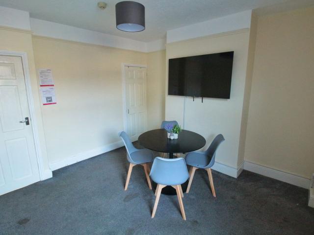 Room at Derwent Street, Lincoln