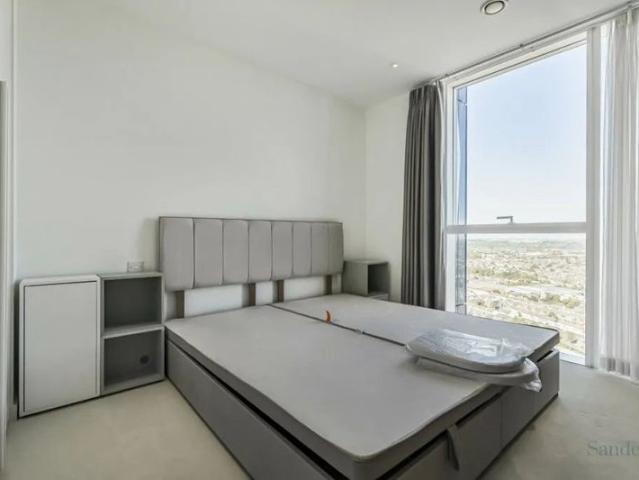 Room at Devan Grove, Greater London