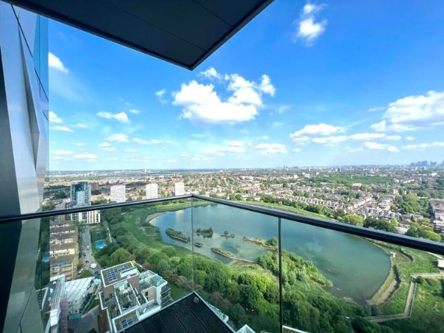 Room at Devan Grove, Greater London