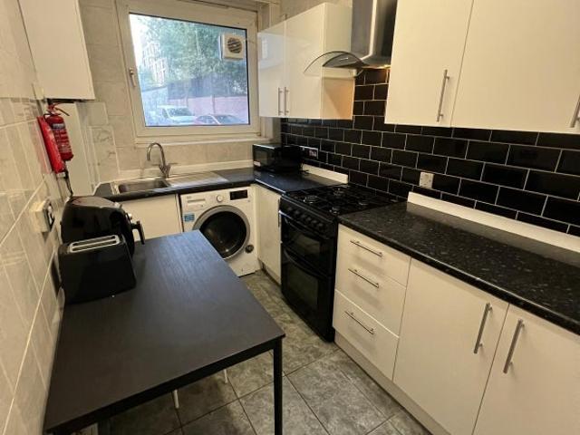 Room at Devas Street, Greater London