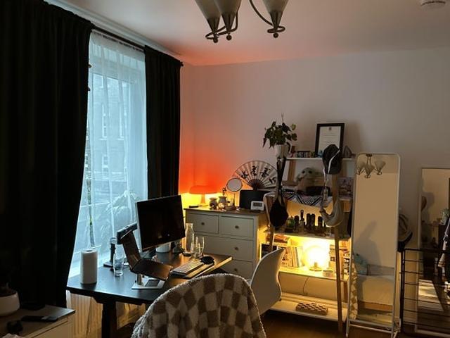 Room at Devas Street, Greater London