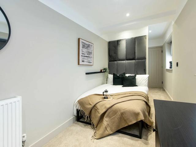 Room at Dexter Street, Derby