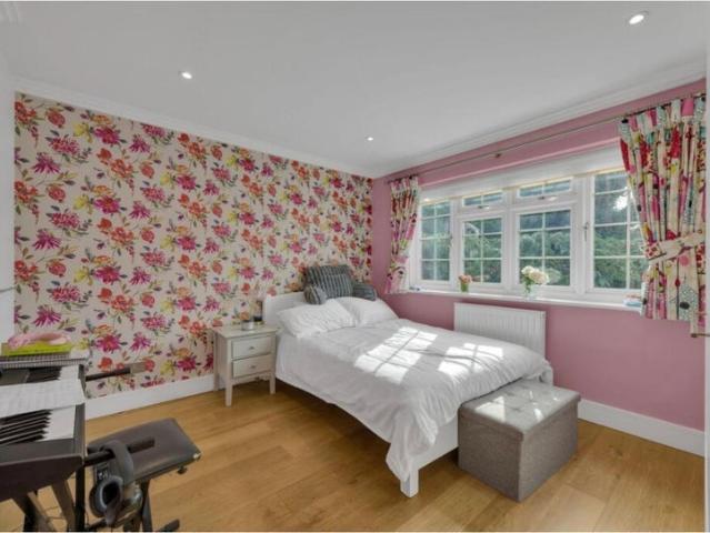 Room at Dickens Drive, Greater London