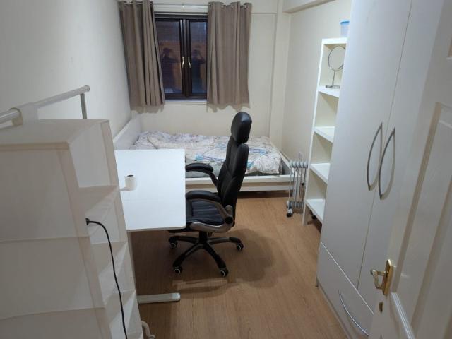 Room at Dickinson Street, Manchester