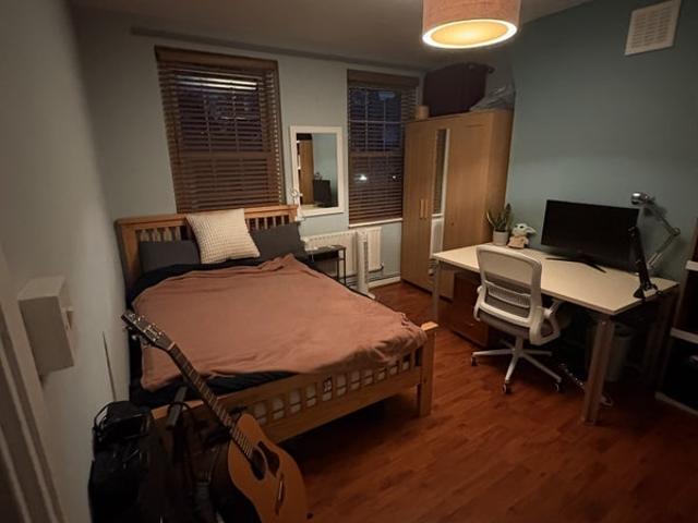 Room at Doddington Grove, Greater London