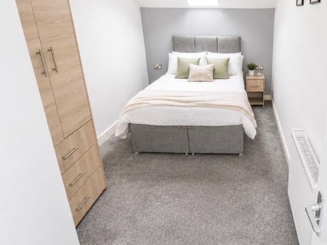 Room at Dodworth Road, Barnsley