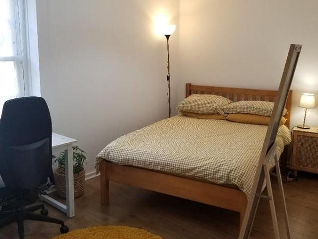 Room at Dolland Street, Greater London