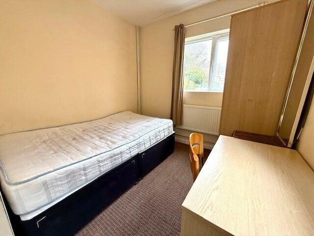 Room at Donnington Bridge Road, Oxford