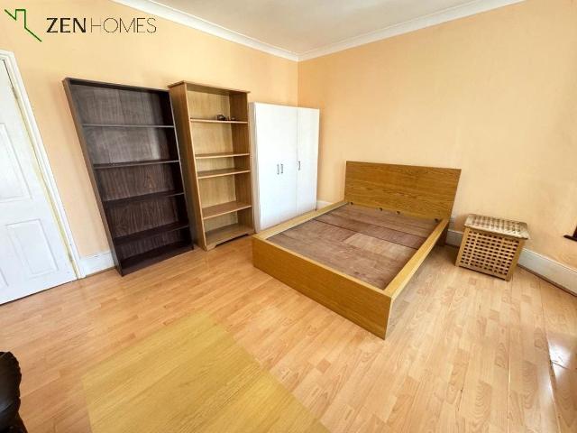 Room at Dongola Road, Greater London