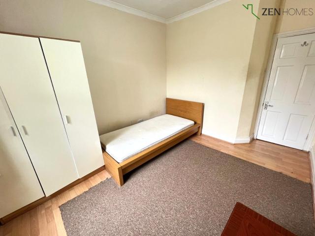 Room at Dongola Road, Greater London