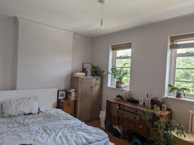 Room at Dorchester Court, Greater London