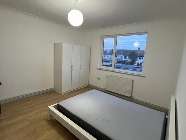 Room at Dorchester Avenue, Greater London