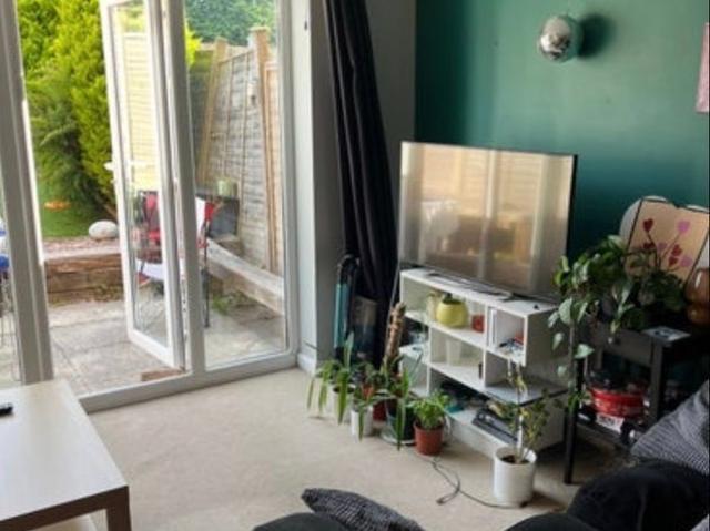 Room at Dorian Road, Bristol