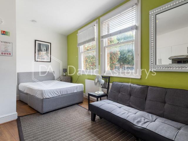 Room at Doric Way, Greater London