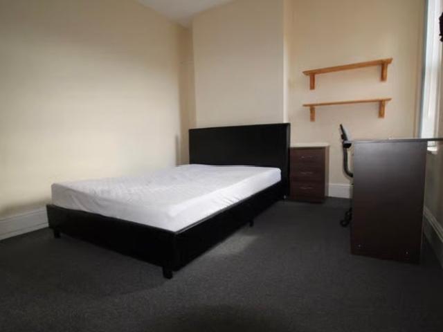 Room at Dorset Road, Coventry