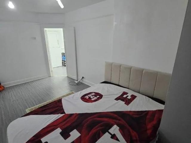 Room at Dorset Road, Greater London