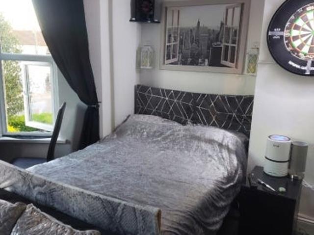 Room at Downend Road, Bristol