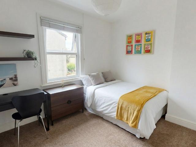 Room at Downend Road, Bristol