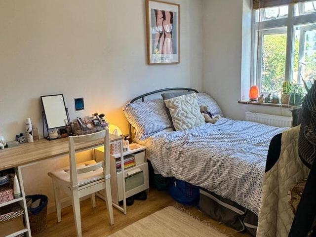 Room at Downham Road, Greater London