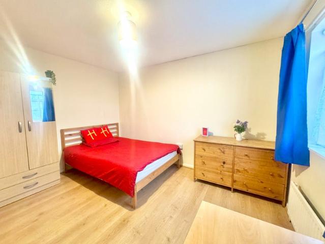 Room at Downs Road, Canterbury