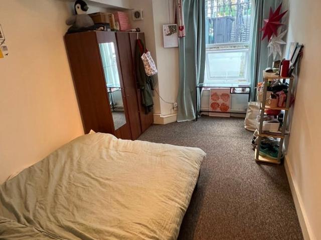 Room at Downs Road, Greater London