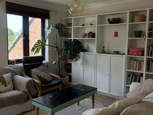 Room at Downs Road, Greater London