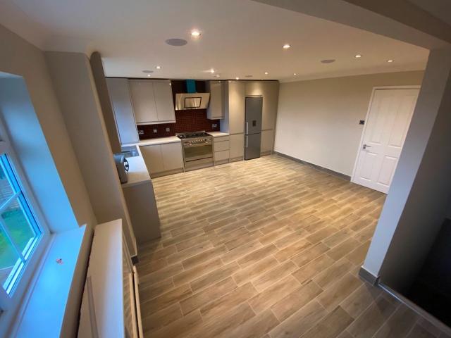 Room at Downs Road, Luton