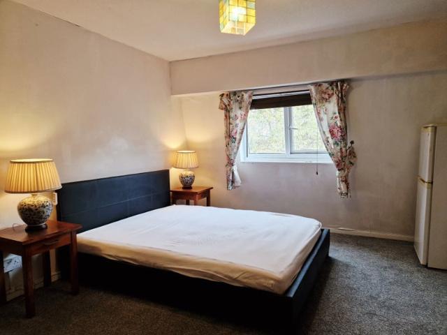 Room at Downside Close, Greater London