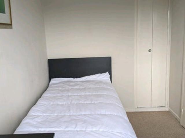 Room at Dowdeswell Close, Greater London
