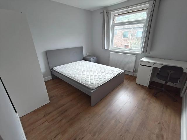 Room at Dowdeswell Close, Greater London