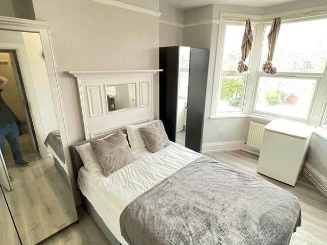 Room at Dowsett Road, Greater London