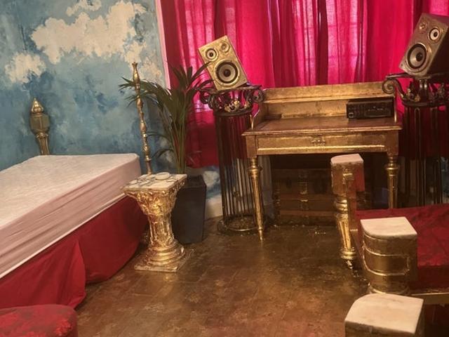Room at Douglas Street, City of Westminster