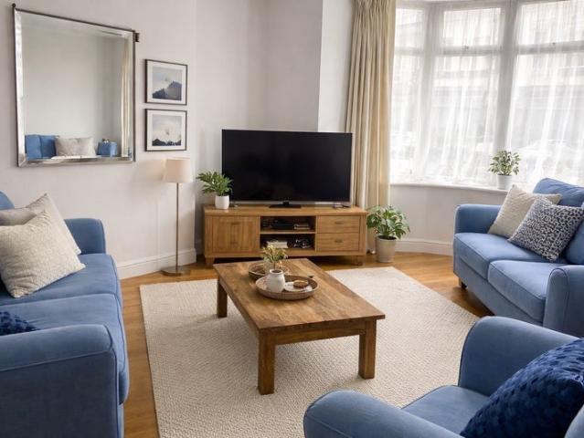 Room at Douglas Road, Birmingham