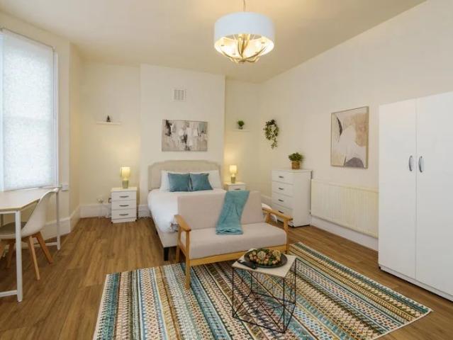 Room at Douglas Road, Greater London