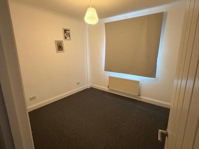 Room at Douglas Road, Maidstone