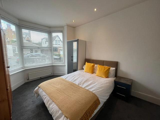 Room at Douglas Road, Maidstone