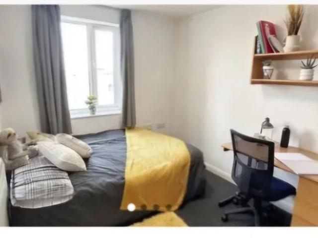 Room at Doust Way, Rochester