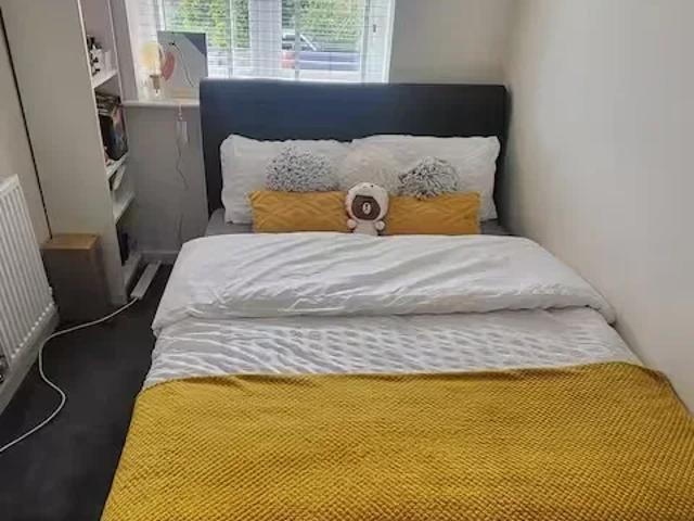 Room at Dover Street, Chadderton