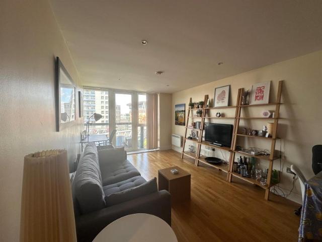 Room at Drayton Park, Greater London