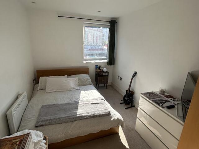 Room at Drayton Park, Greater London