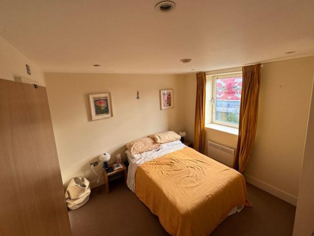 Room at Drayton Park, Greater London