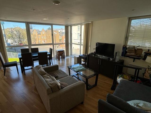 Room at Drayton Park, Greater London