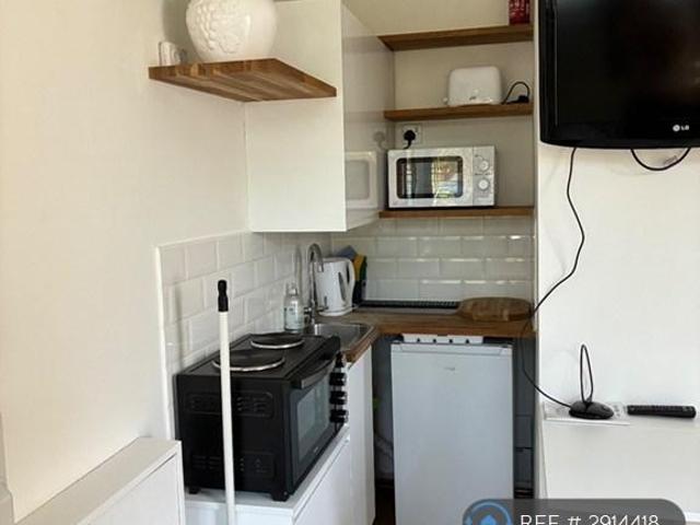 Room at Druids Way, Greater London