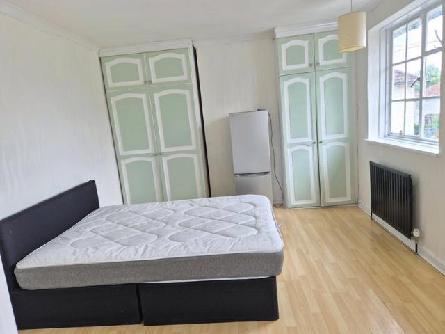 Room at Dryfield Road, Greater London