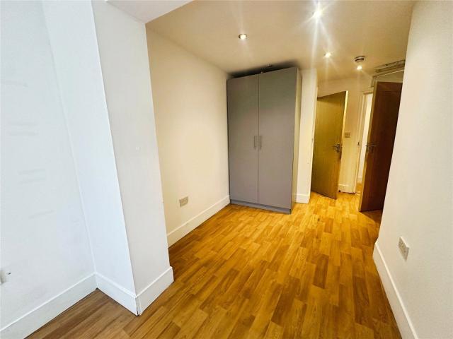 Room at Eton Avenue, Greater London