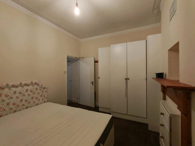 Room at Eton Avenue, Greater London