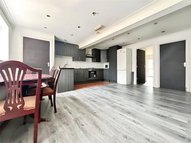 Room at Eton Avenue, Greater London