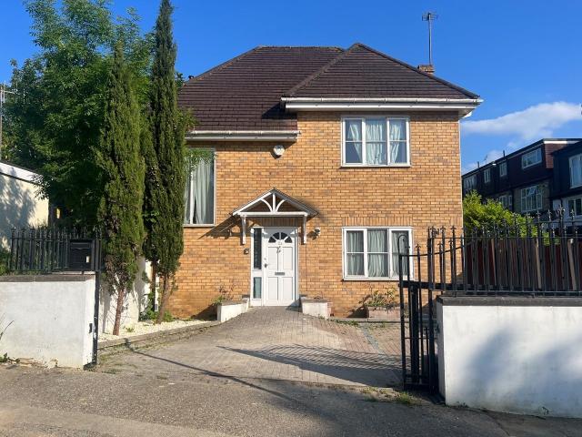 Room at Eton Avenue, Greater London