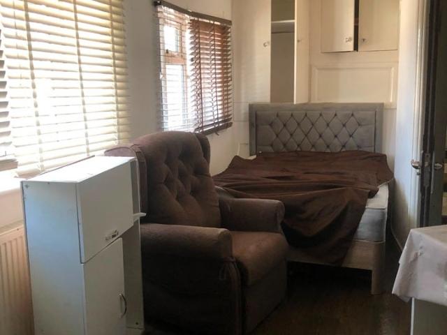 Room at Eton Avenue, Greater London